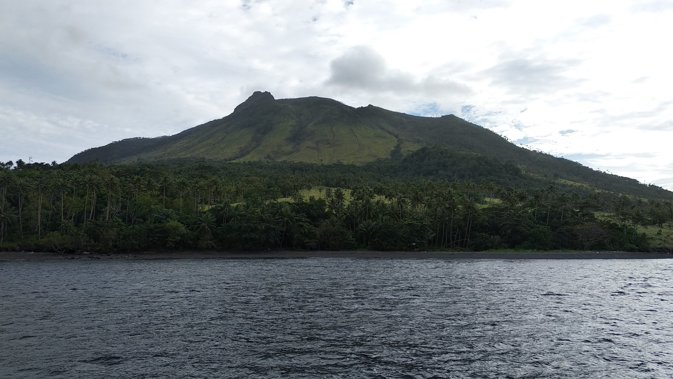 Trois éruptions du volcan Ruang en un jour | Multipolarra