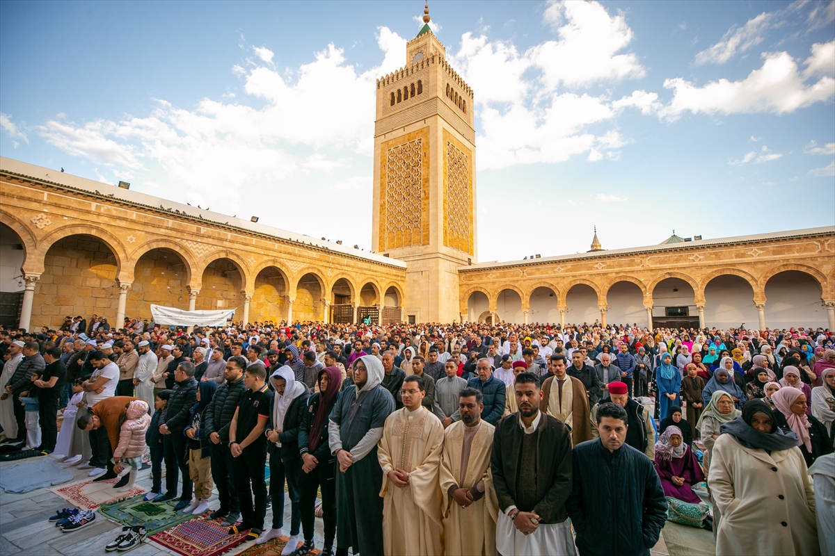 Prière de l'Aïd al-Fitr en Tunisie | Multipolarra